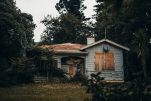 What is a Trap House? A Deeper Look Into Addiction